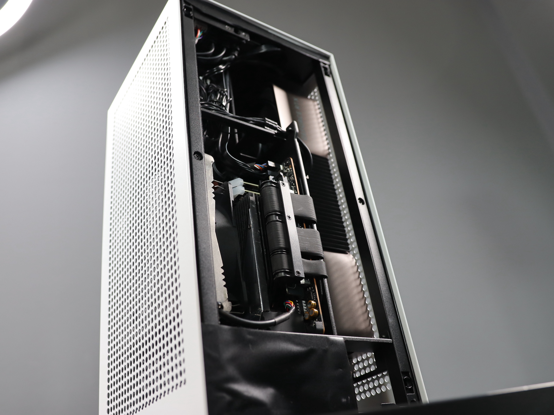 Endlevel Custom Build im NZXT H1 - hrdwreblog